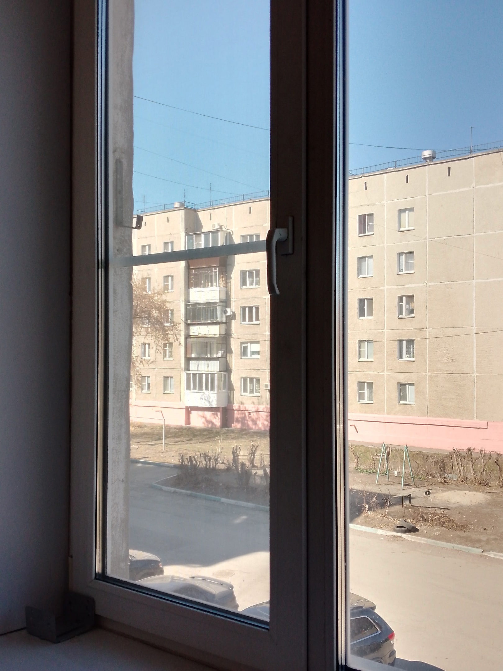 Москитные сетки – причины выпадения детей из окон | газета "Копейский ...